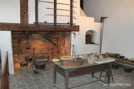 George Washington’s kitchen by Janna_07-10-mount-vernon3 – Written ...